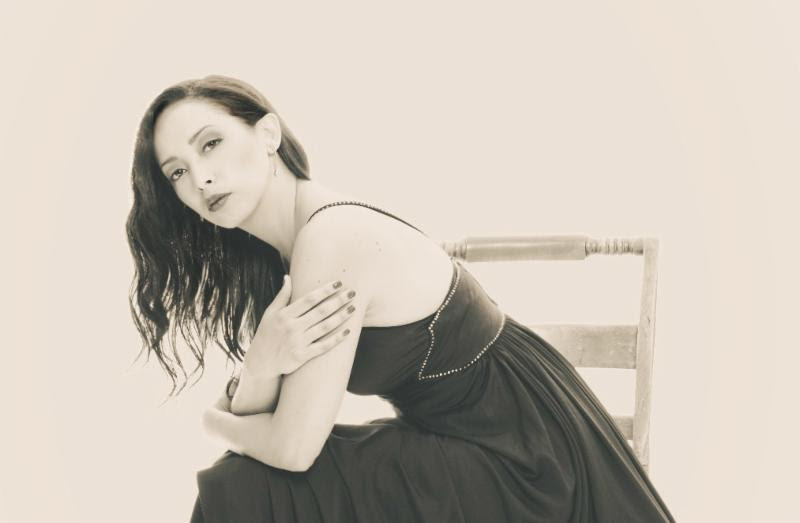 Black, Nuevo Lanzamiento de Jessica Medina « ||| Revista Bombea